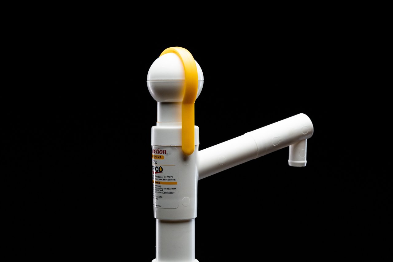 EZI-action Bulk Oil Drum Pumps Dispensing System | Trico Corporation