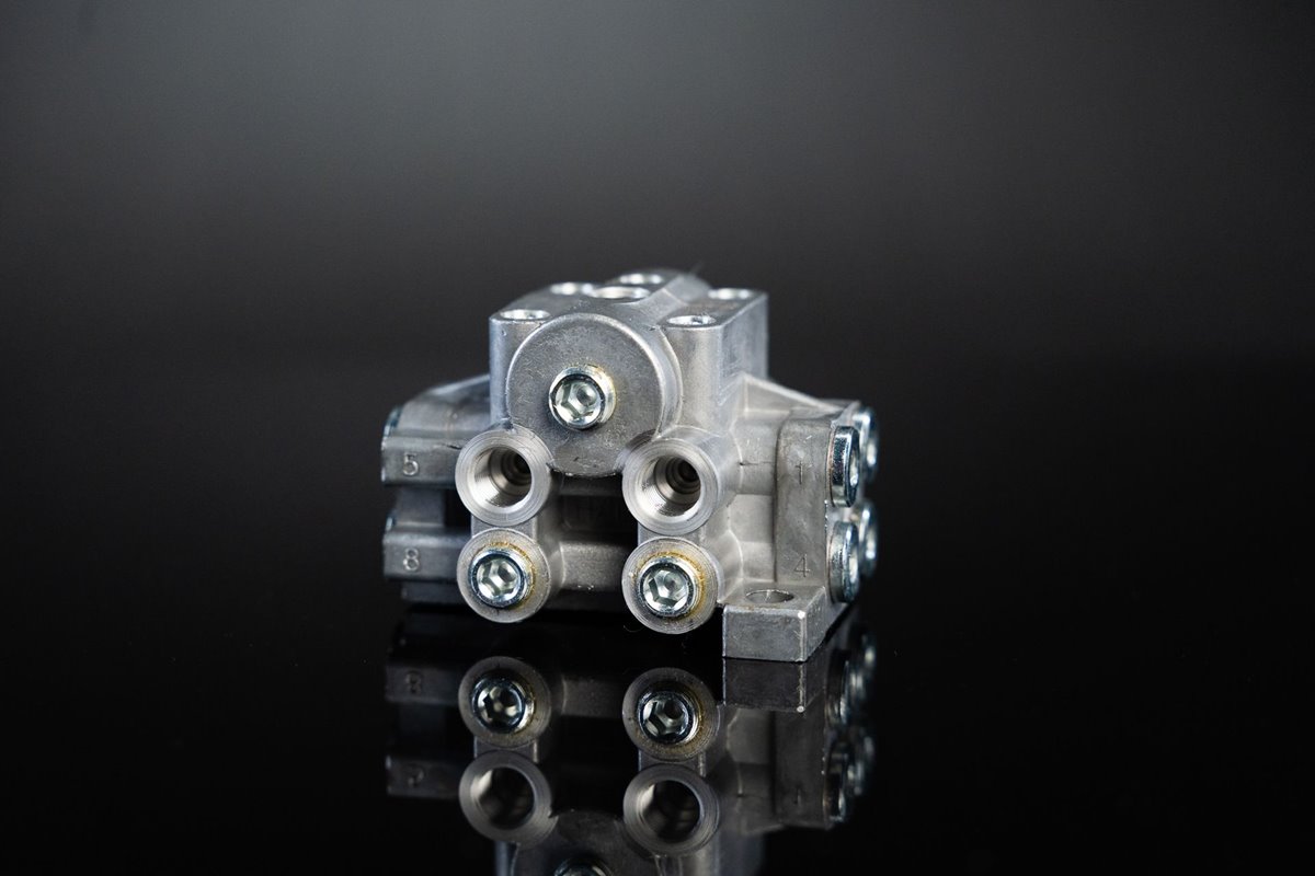 Distribution Block - Automatic Grease Lubrication | Trico Corporation